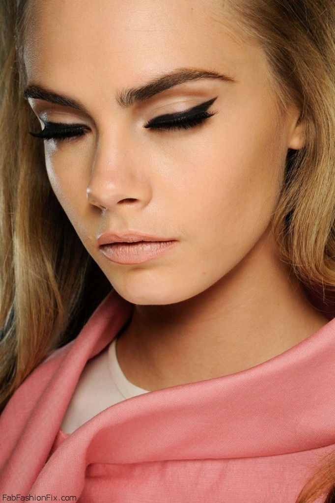 How to create the perfect cat eye make-up look? | Fab Fashion Fix