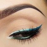 How to wear turquoise eyeliner for summer makeup routine? | Fab Fashion Fix
