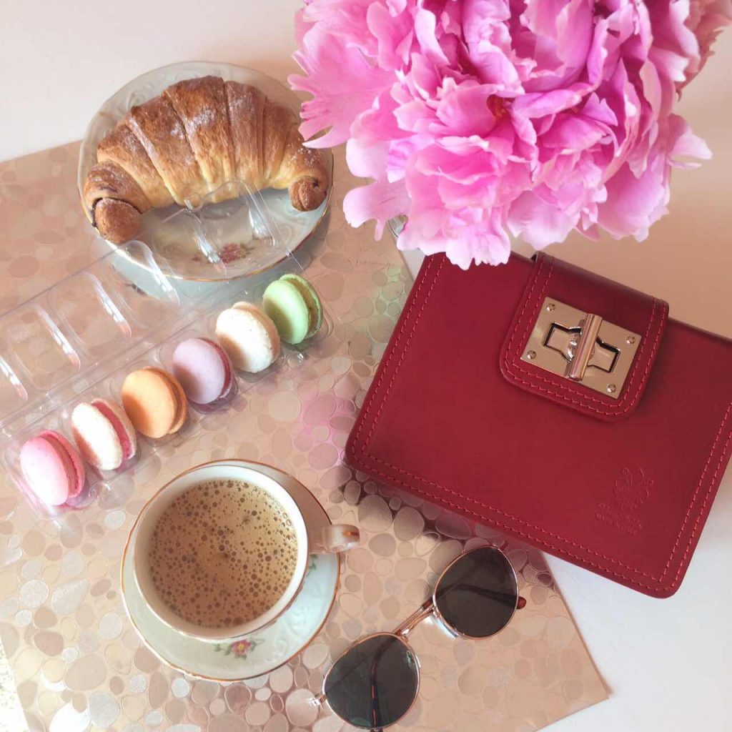 Meet Emily bag from the Italian Handbag Company. Compact, elegant and ...